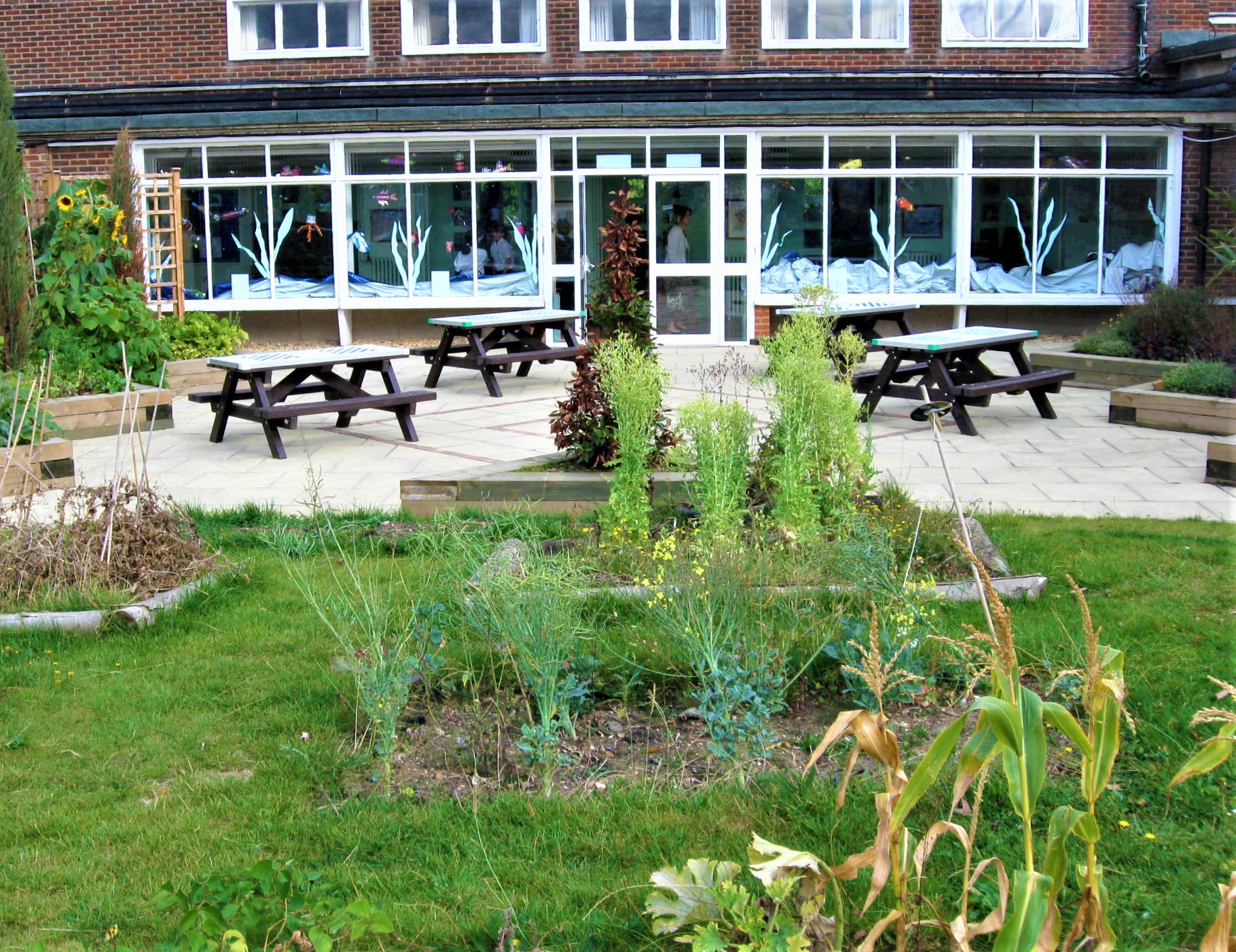 Primary School Quadrangle - Greenspace Design | Chorleywood Garden ...